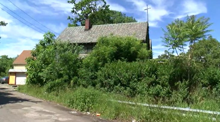 Neighbors raise concerns over deteriorating East Cleveland home