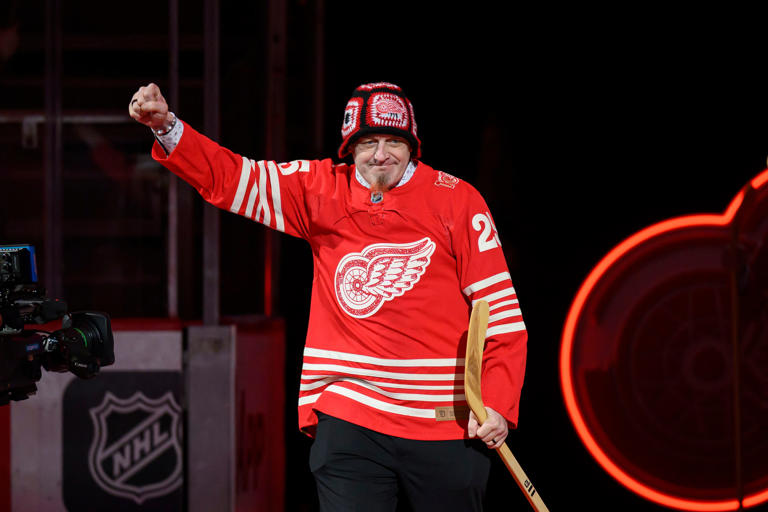 Ex-wing Darren McCarty rips Dylan Larkin for turning back on team