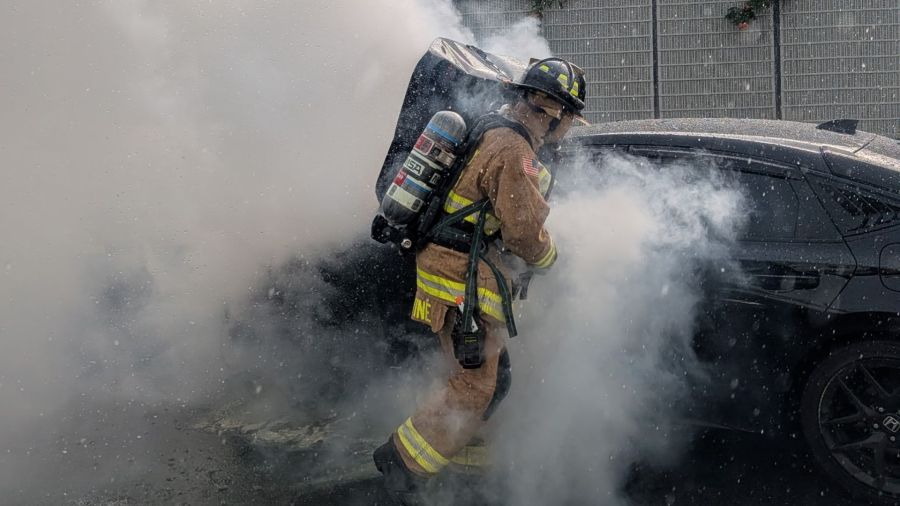 Fairfax County firefighters put out car fire after I-495 crash
