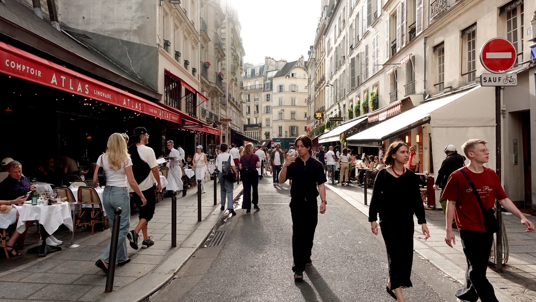 Daily life in Paris for American expats