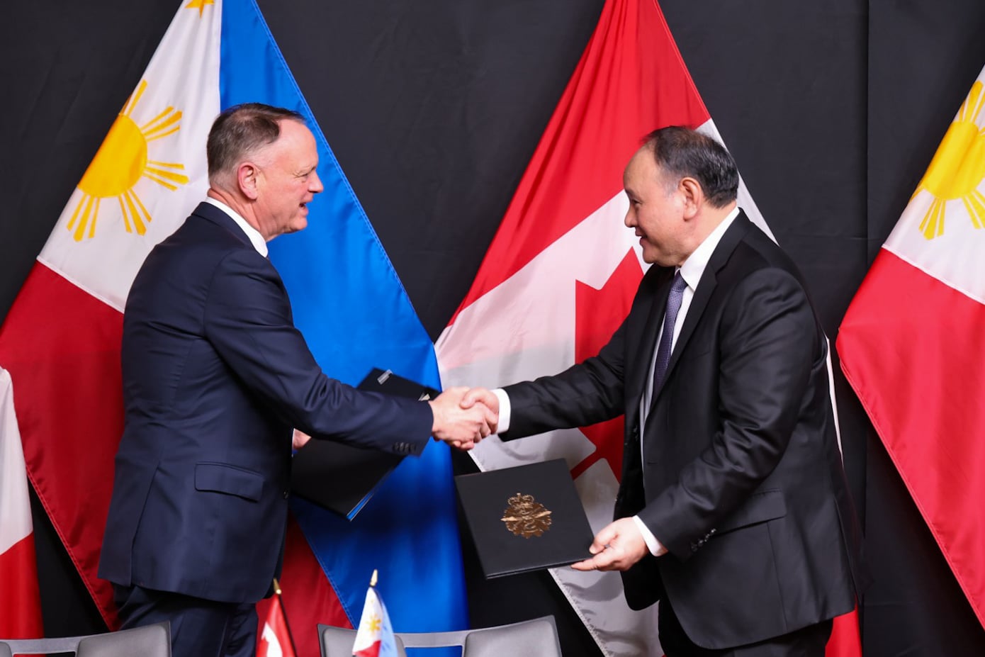 Canada, Philippines sign defense logistics pact