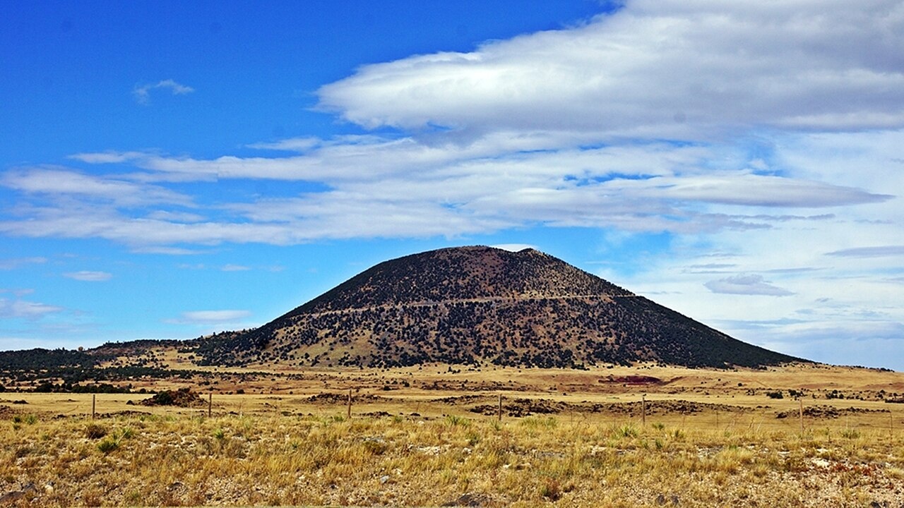 You can drive straight to the top of an extinct New Mexico volcano and ...