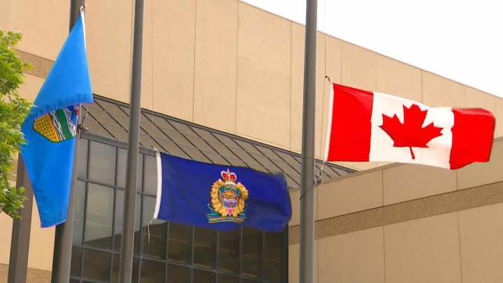 Calgary, Edmonton police forces pay tribute to slain Ontario officers