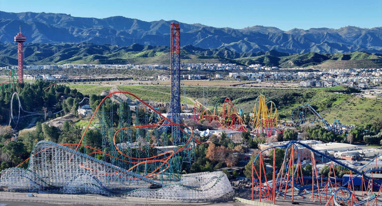 Six Flags Magic Mountain fire closes 2 coasters