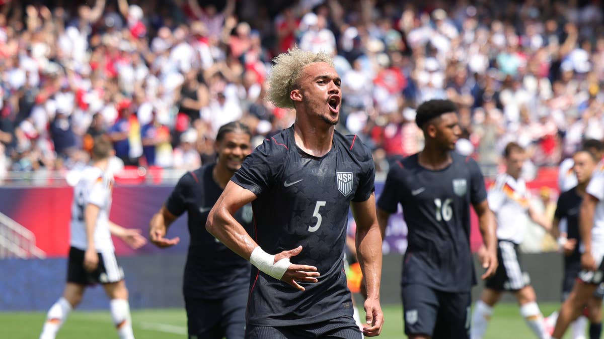 Who is Antonee Robinson's wife? Meet Darcy Myers, their daughters Atlas ...