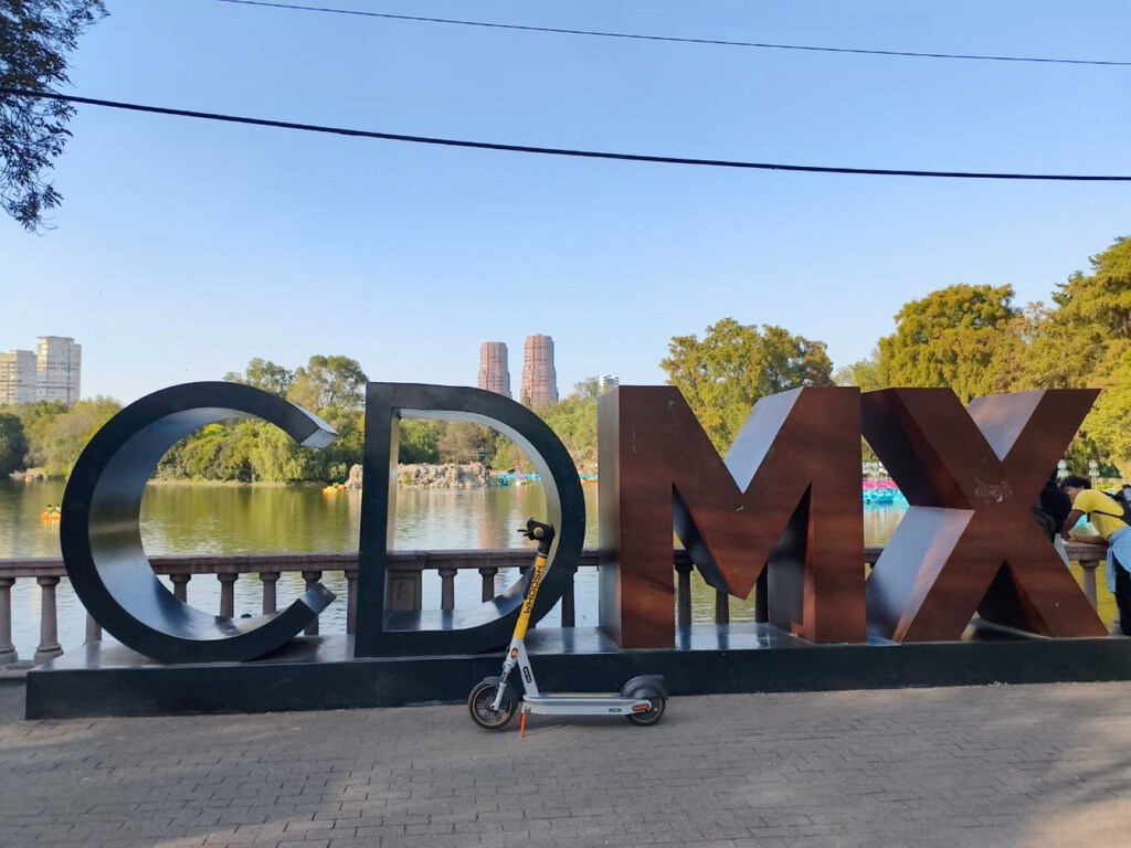 Whoosh llega a CDMX con 500 scooters y una misión complicada: ganarle ...