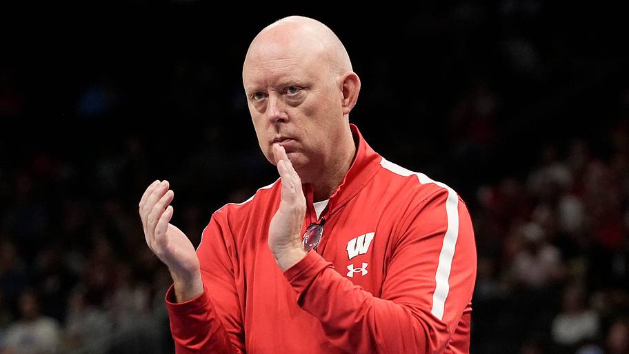 Good news keeps rolling for Wisconsin volleyball with latest Decelise ...