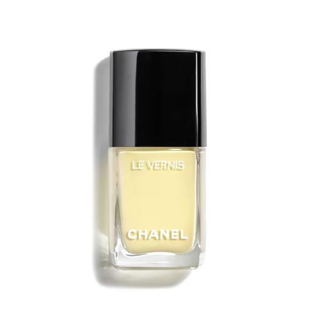 Glazed butter nails are the perfect spring-to-summer transitional manicure