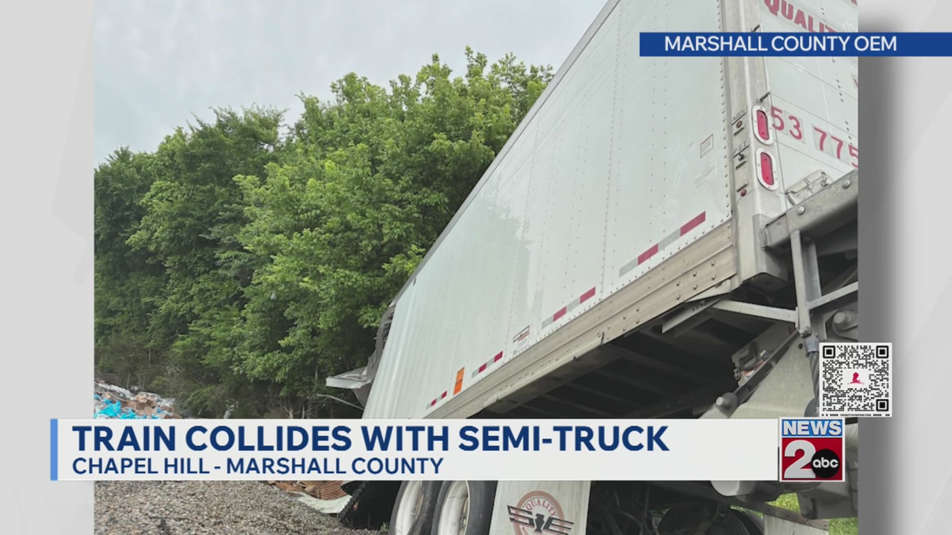 Train collides with semi-truck in Chapel Hill, TN