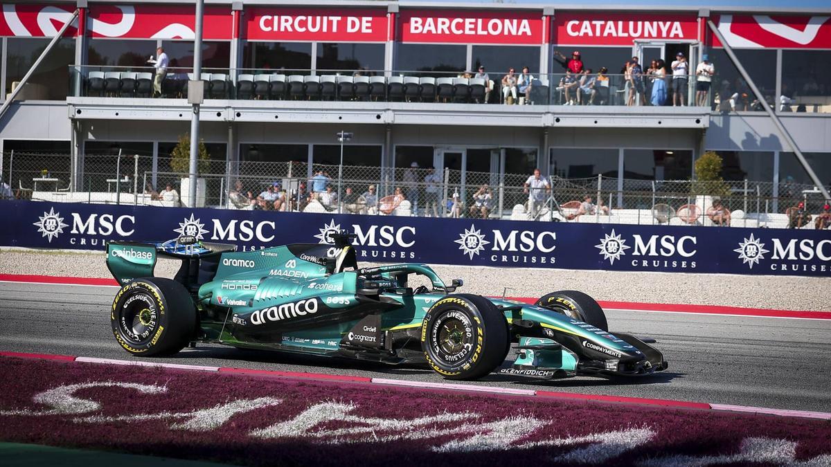 Duro golpe de realidad para Fernando Alonso y Aston Martin en Barcelona ...