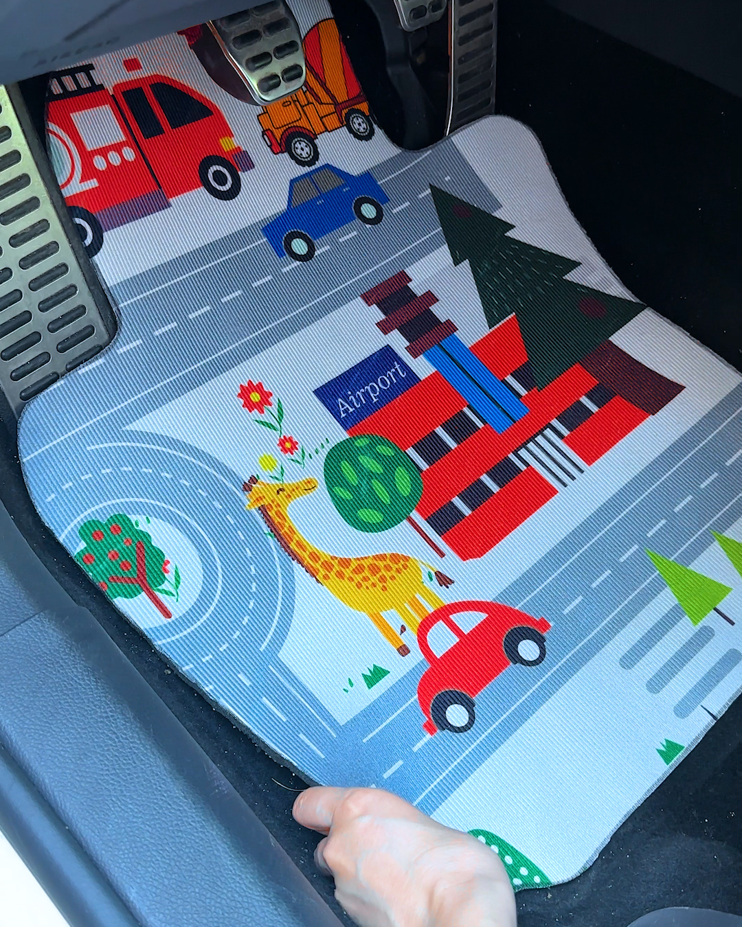 Drive in style with these customized car mats🚗