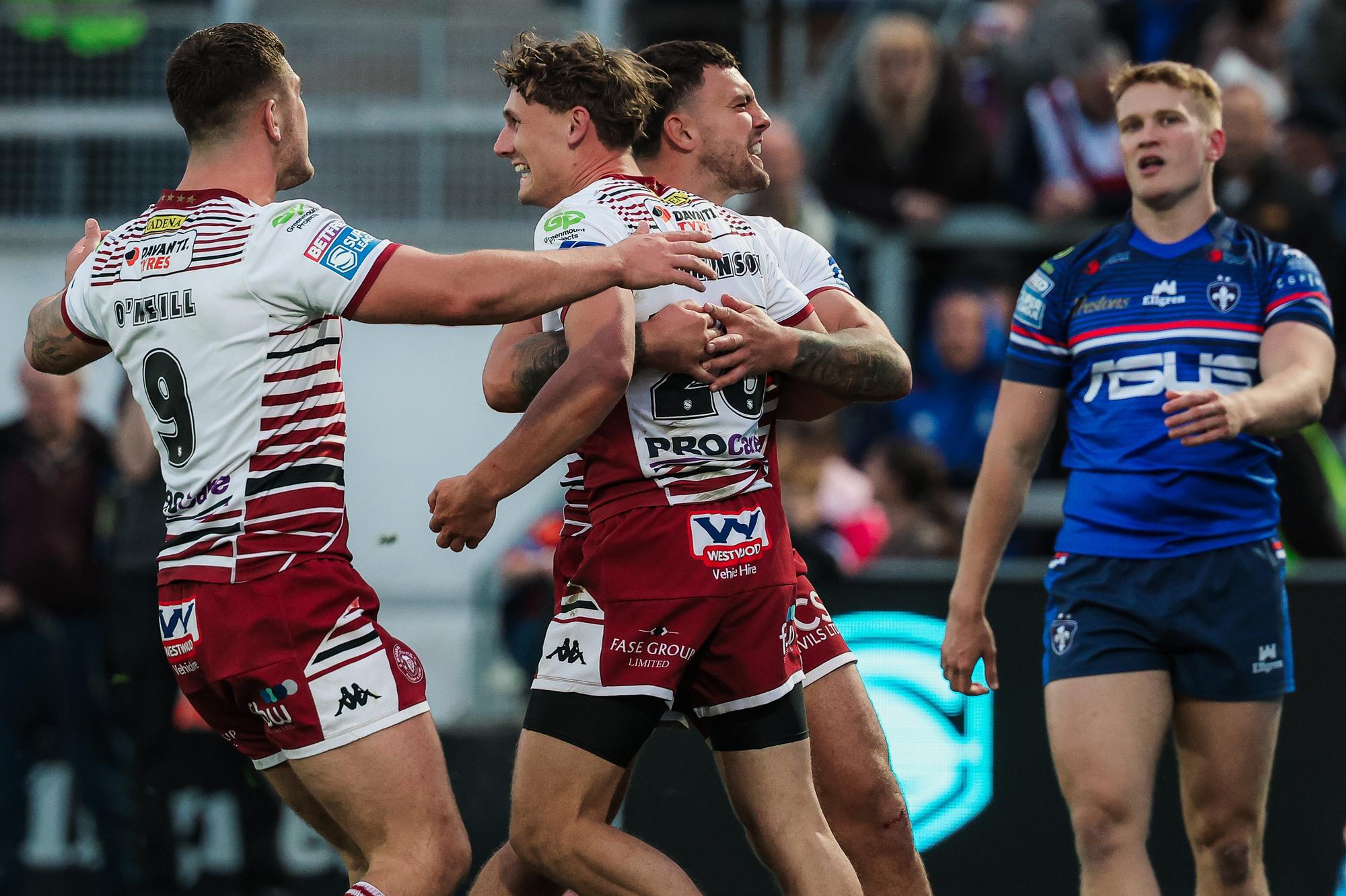 Wakefield Trinity 10 Wigan Warriors 48: Hosts given sobering lesson by ...