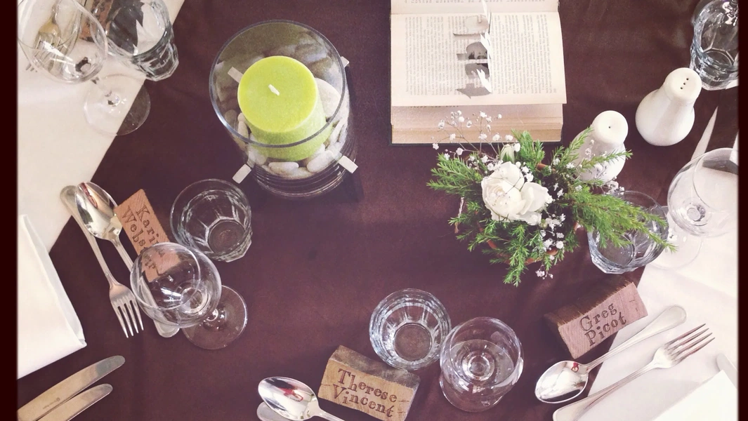 8 common wedding guest etiquette mistakes