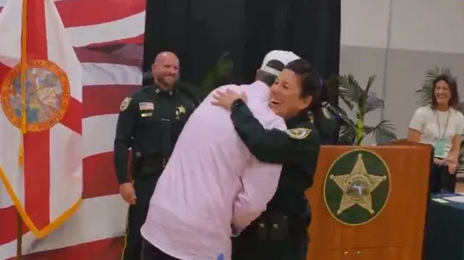 PBSO deputy surprised by Vanilla Ice as she receives award
