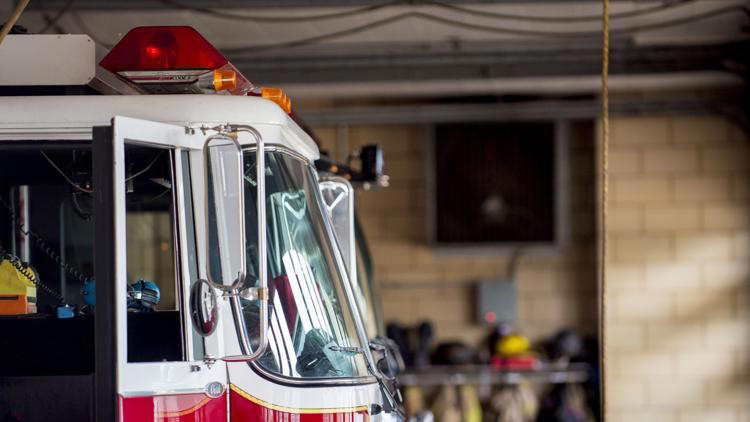 Firefighters battling brush fire near Hog Lake in Spokane County
