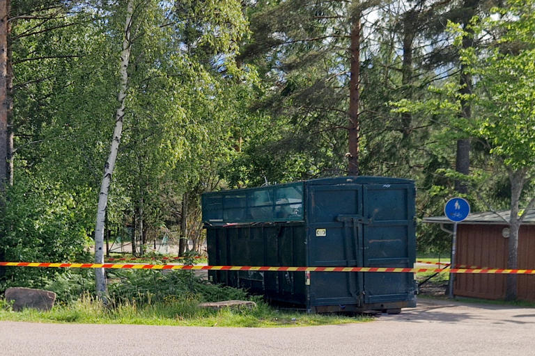 Pojke död – fastnade i container