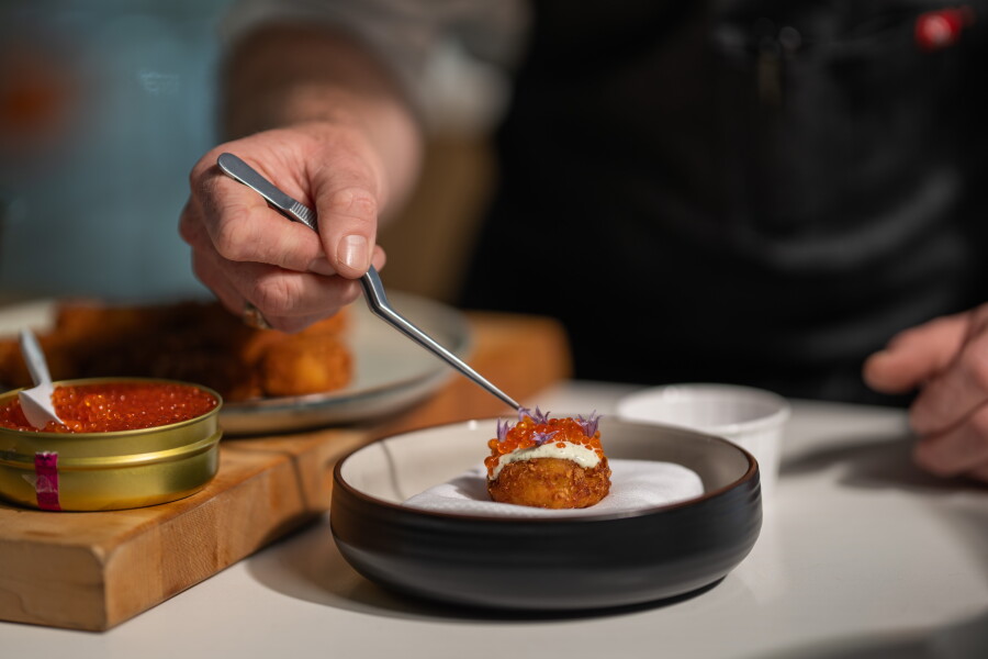 United's business menus created by Netflix's "Chef's Table"