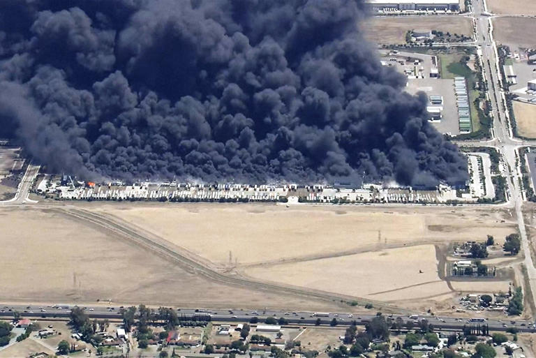 Fire destroys medical supply warehouse in Tracy, California