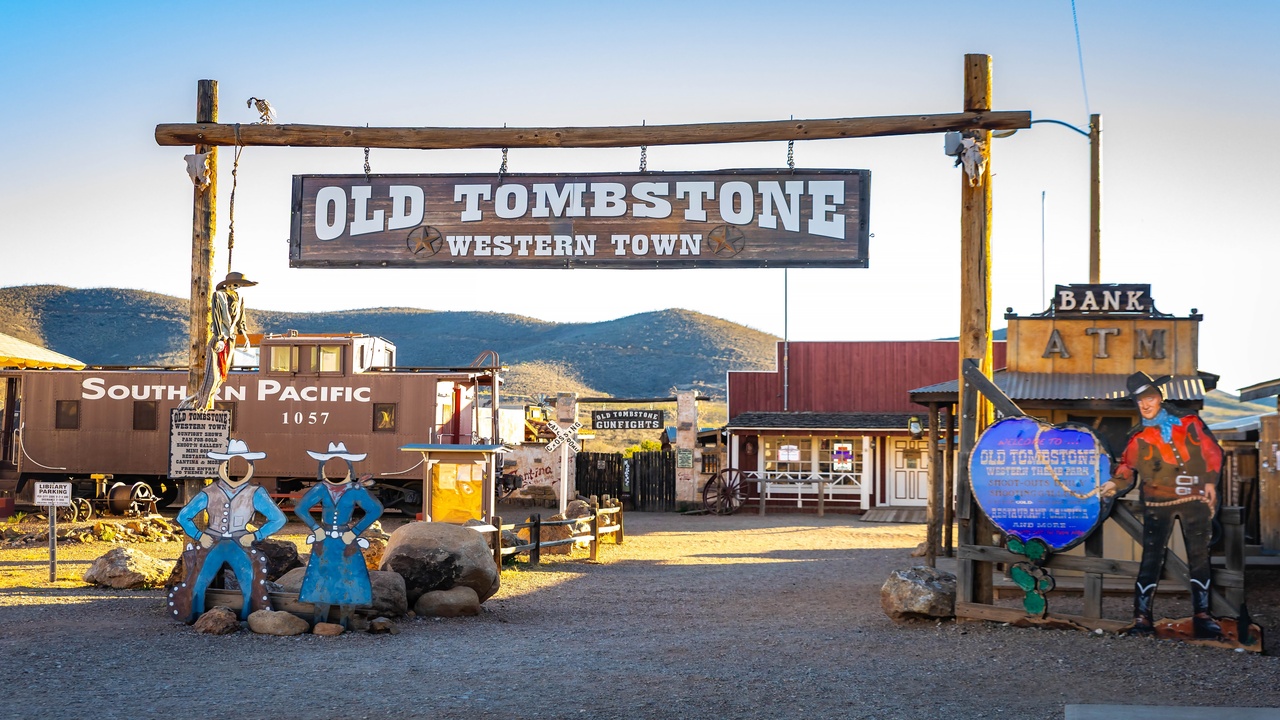 Tombstone, Arizona: dirt streets, real bullet holes, and a town that ...