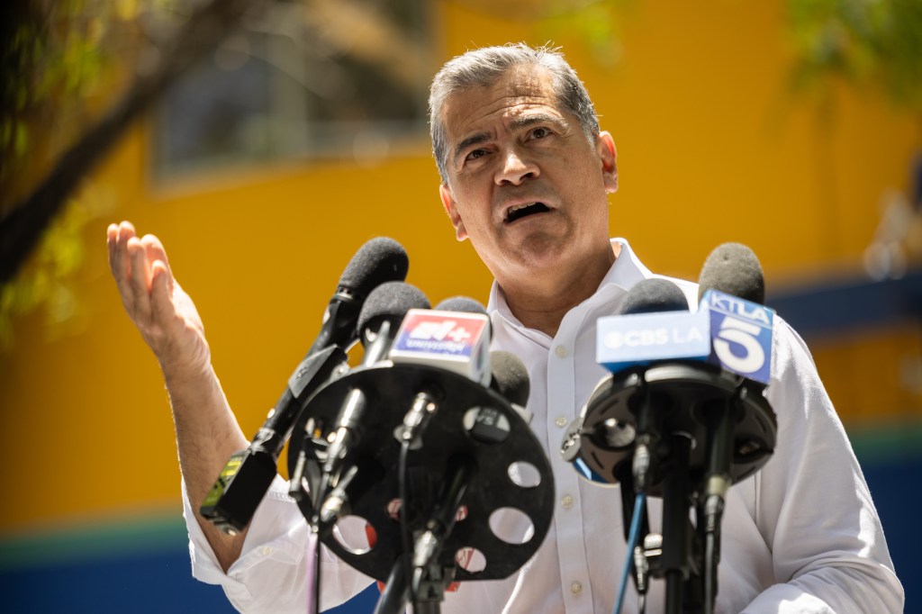 Powerful CA group gets behind Xavier Becerra — first Dem gov candidate ...
