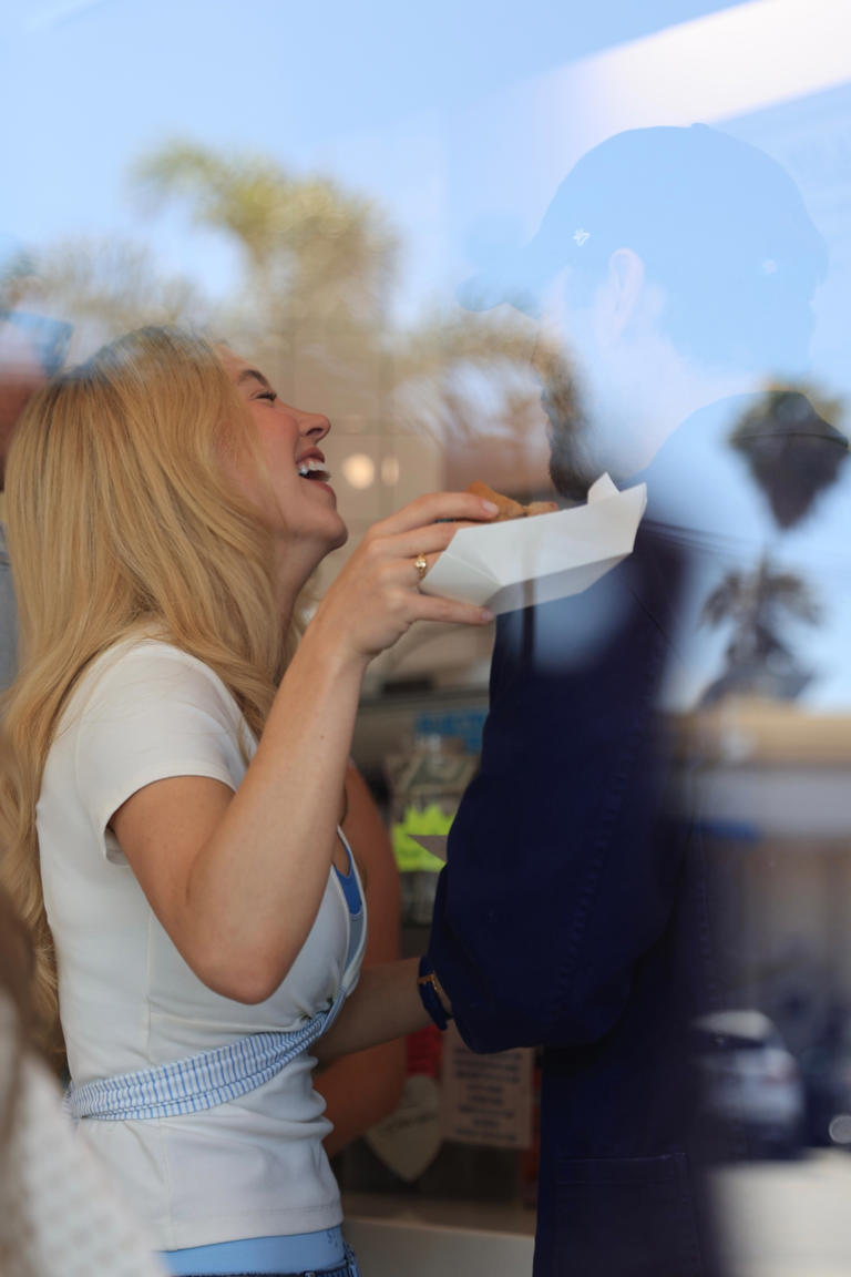 Sydney Sweeney and Scooter Braun make out in frozen yogurt shop in LA ...