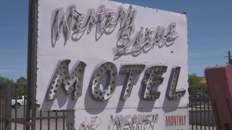 'It takes people back': Man collects New Mexico, Route 66 neon signs