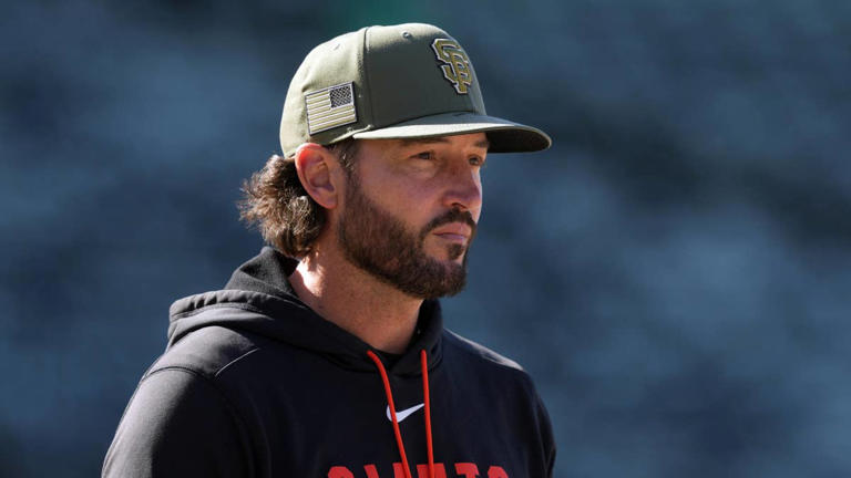 Giants recall Ryan Walker to boost struggling bullpen before Cubs series