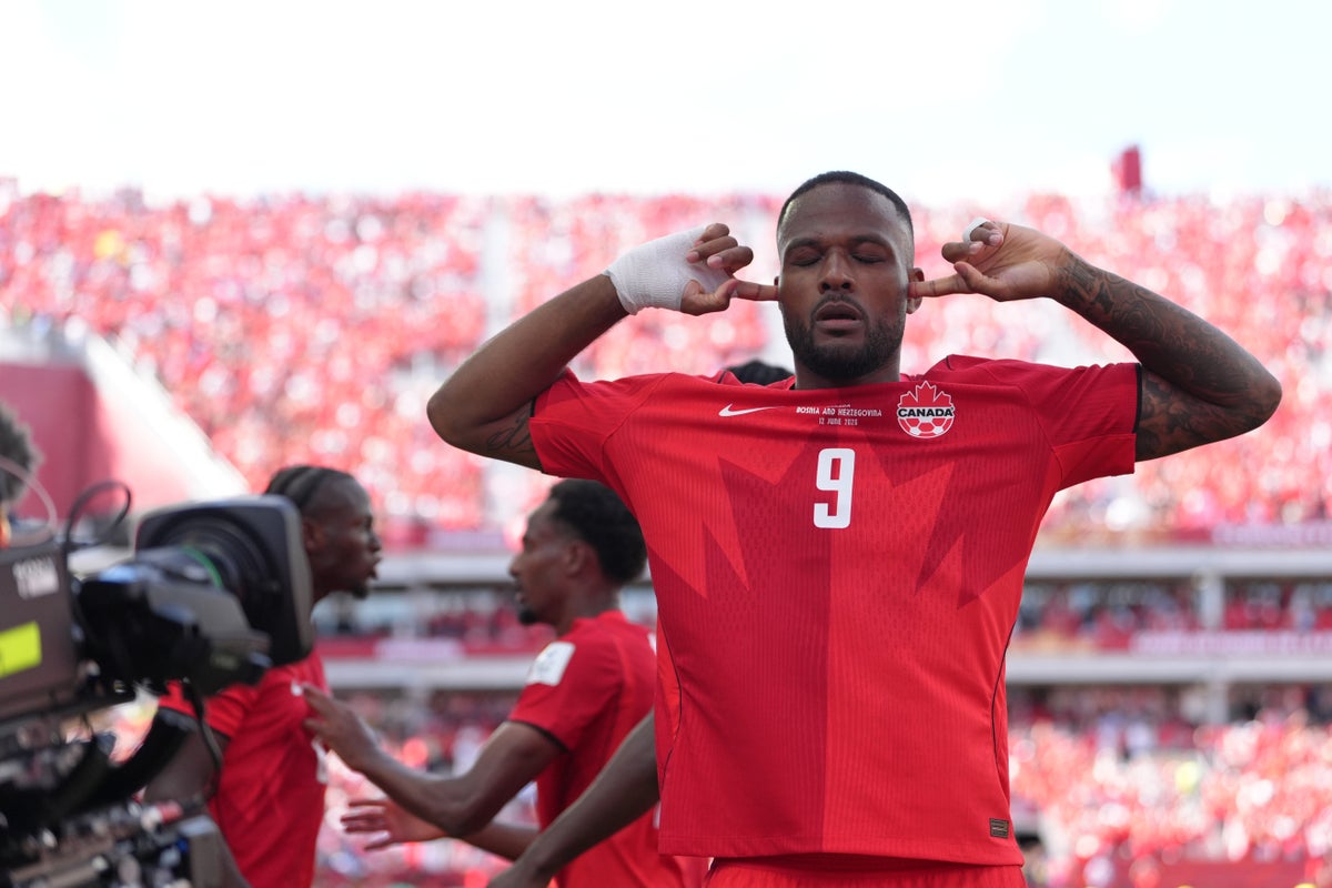 Larin salva a Canadá en empate 1-1 con Bosnia-Herzegovina. Primer punto ...