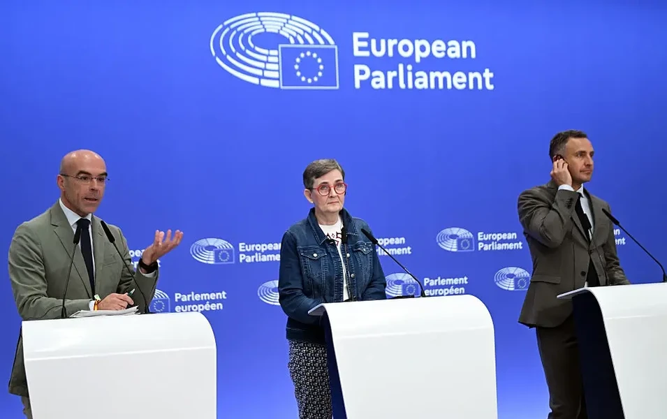 EU enforces sweeping migration overhaul amid rights concerns