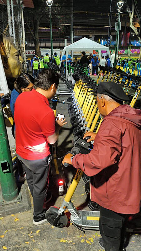 Whoosh llega a CDMX con 500 scooters y una misión complicada: ganarle ...
