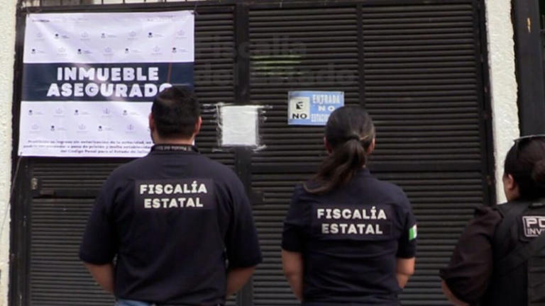 Fiscalía de Jalisco rescata a dos perros en condiciones de abandono extremo