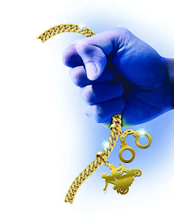 Land developer robbed of ₹4L gold chain near Alandi
