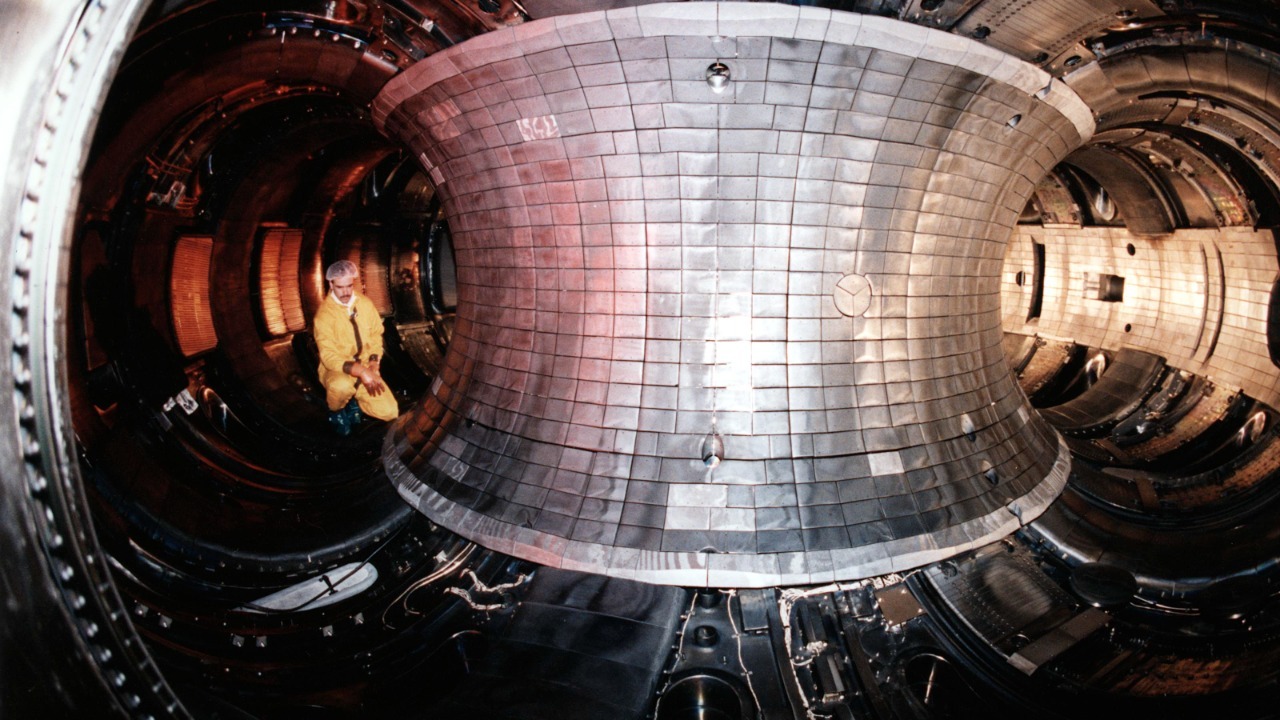China’s EAST artificial sun fired plasma past its usual limit, a step ...