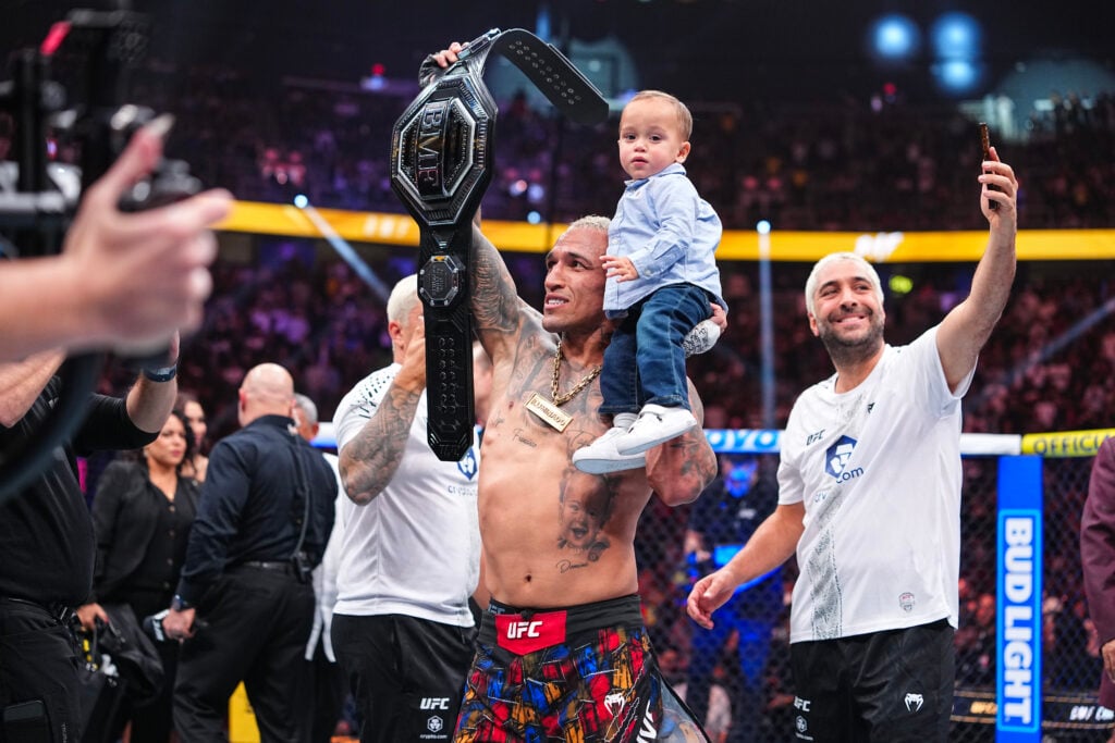 Charles Oliveira sends heartfelt message to Ilia Topuria before UFC ...