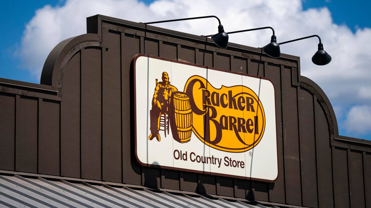 Veteran analyst calls Cracker Barrel's balance sheet a 'dumpster fire ...