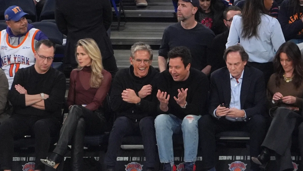 Hank Azaria voices frustration over Taylor Swift's Knicks seat