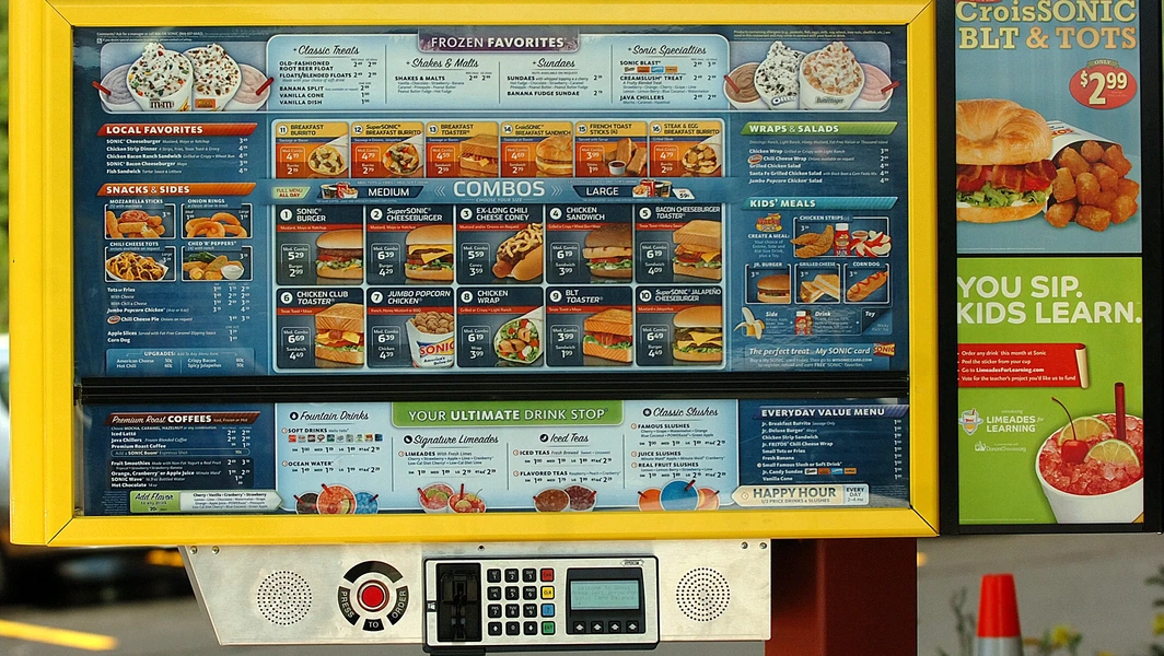 5 fast-food chains serving burgers for breakfast