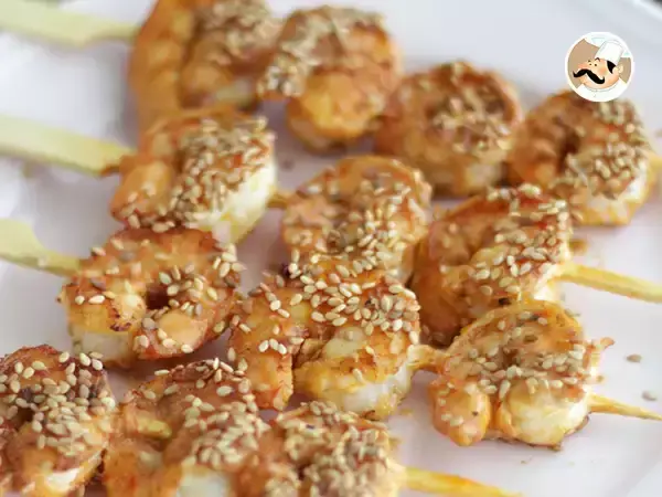 Brochetas de gambas estilo chino