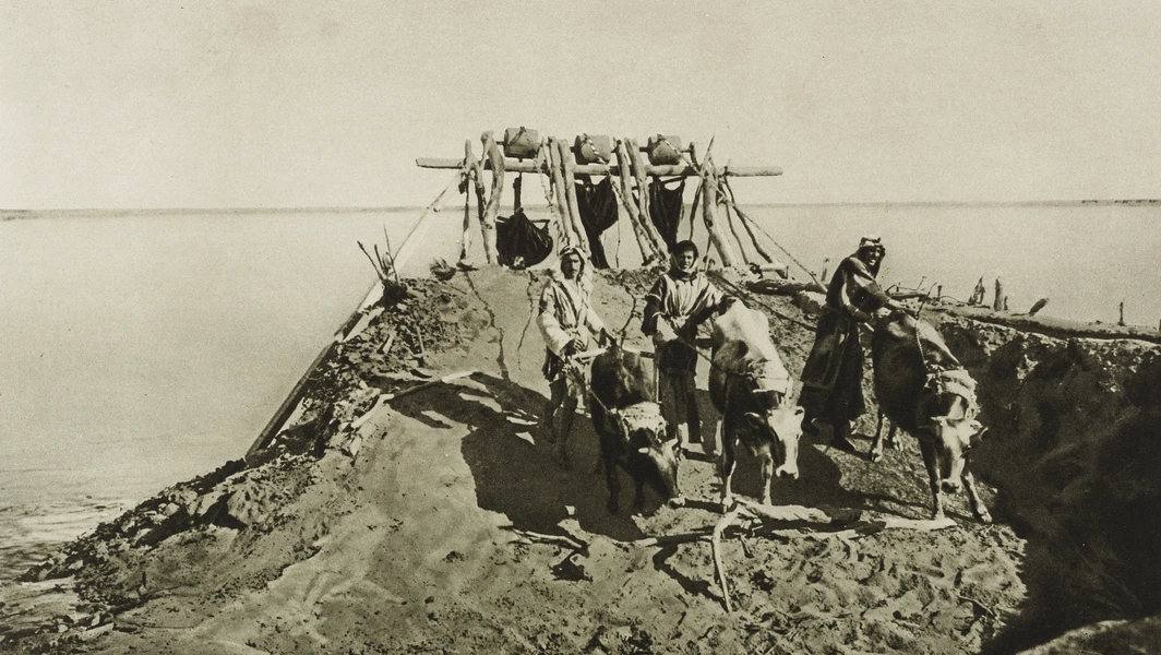 Farming and fishing in early human societies