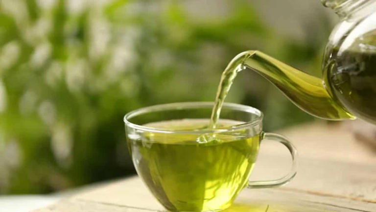 Why drinking hot tea in summer isn’t a bad idea