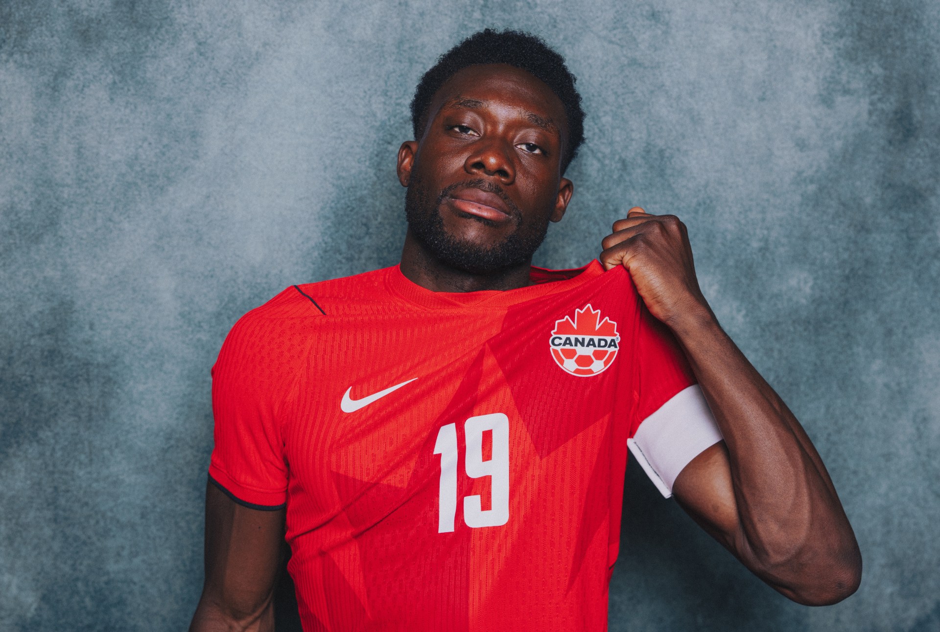 Why Alphonso Davies isn’t playing in Canada’s World Cup opener