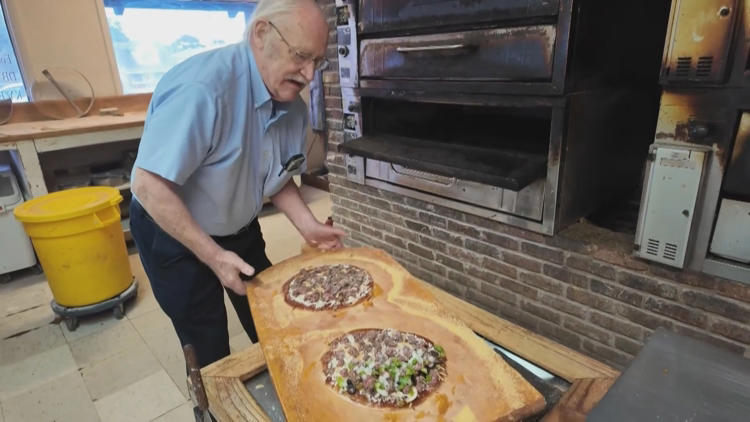 Hometown proud: This beloved pizza restaurant is one of Louisville's ...