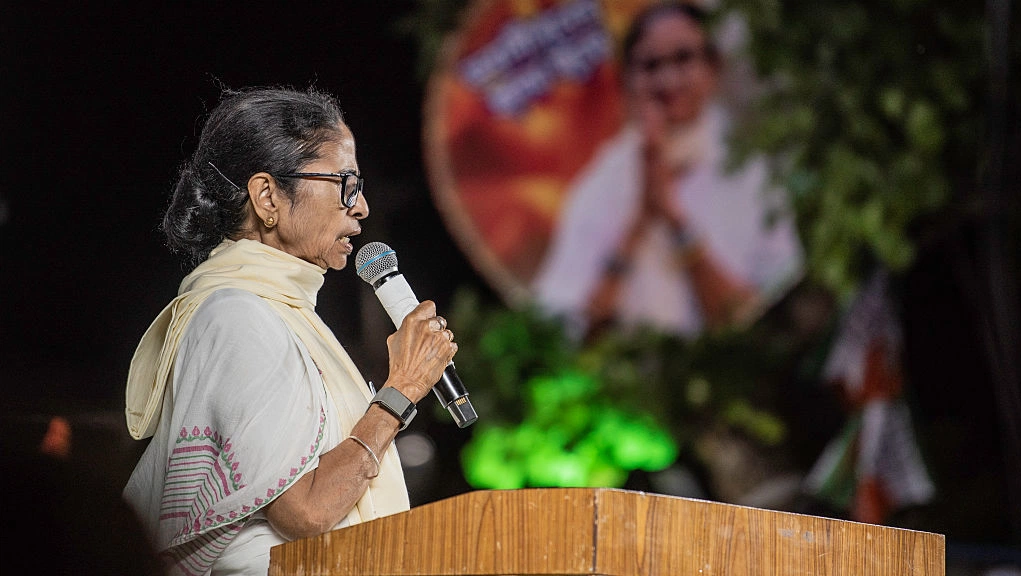 Shatrughan Sinha reaffirms loyalty to Mamata amid TMC split bid