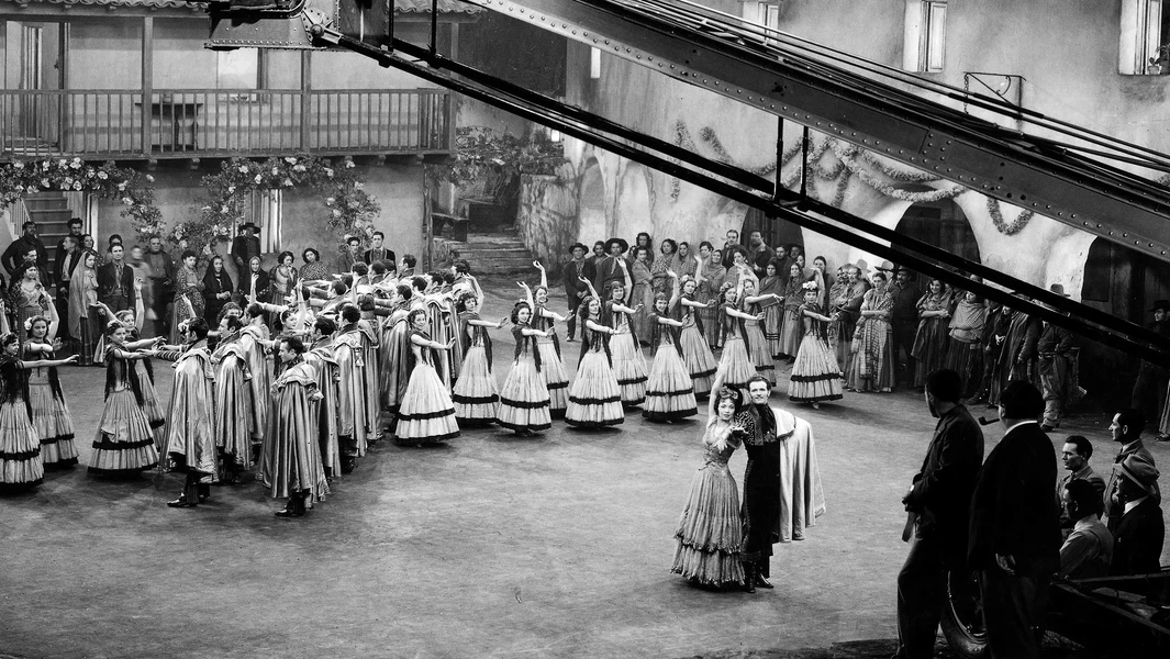 10 behind-the-scenes moments from iconic films