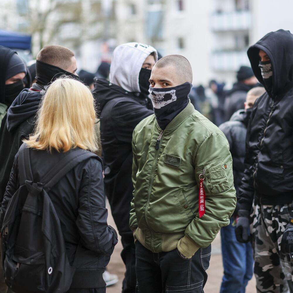Gegen Demos von Neonazis, Kalifats- und Diktatoren-Fans: Die Berliner ...