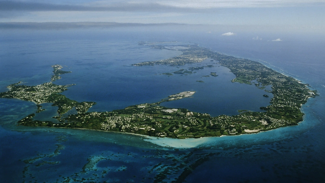 Bermuda's persistent oceanic swell explained