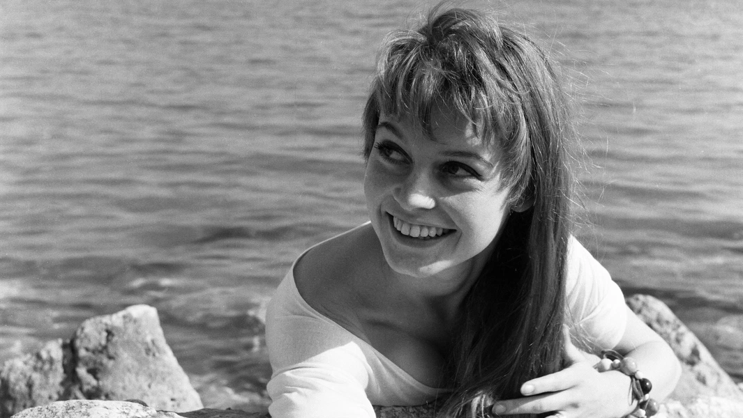 French-girl fringe emerges as defining summer hair trend