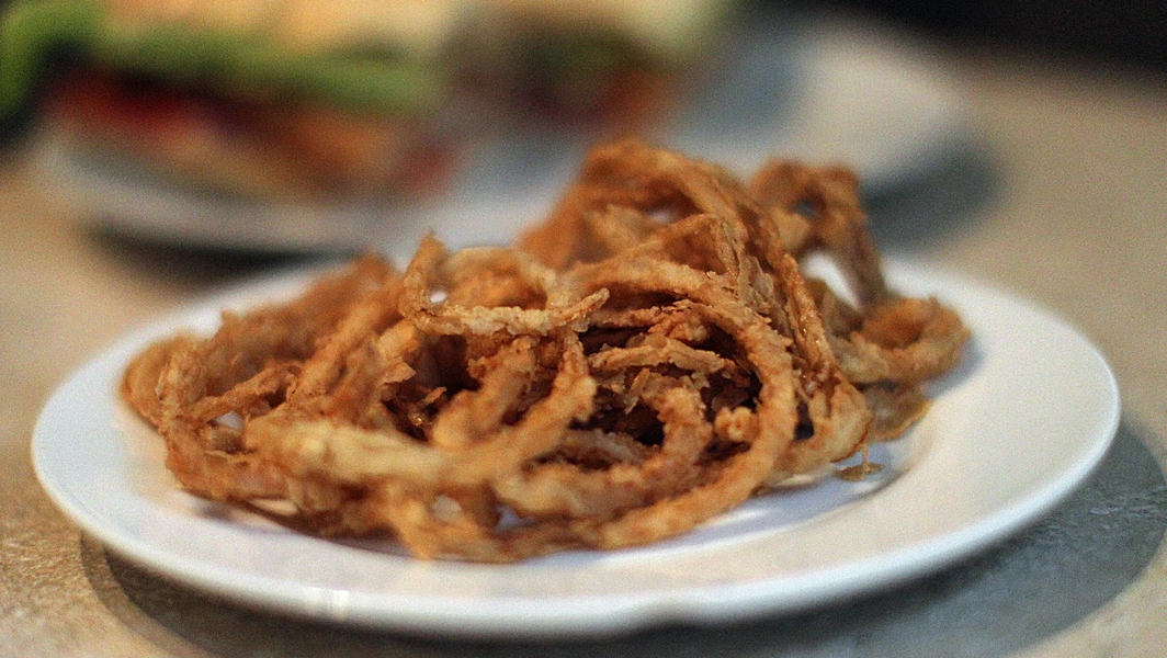 Crispy low-carb onion ring chips
