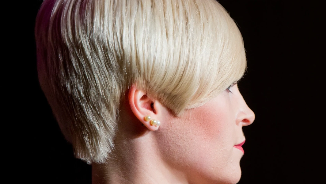 11 volumizing haircuts for thin hair
