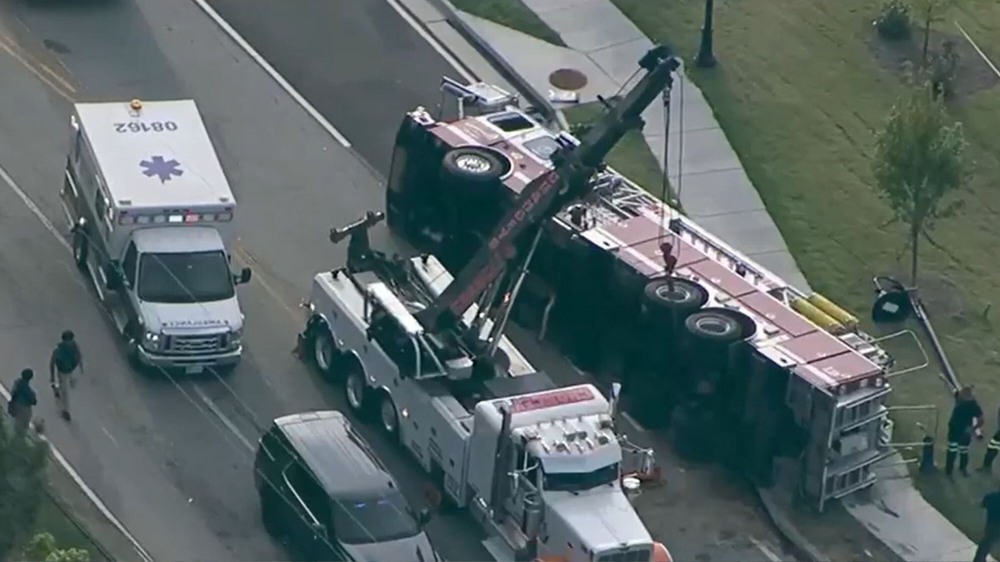 Firefighter dies after rollover crash in Rockdale County